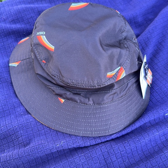 Volcom | Accessories | Volcom Black And Yellow Reversible Bucket Hat ...